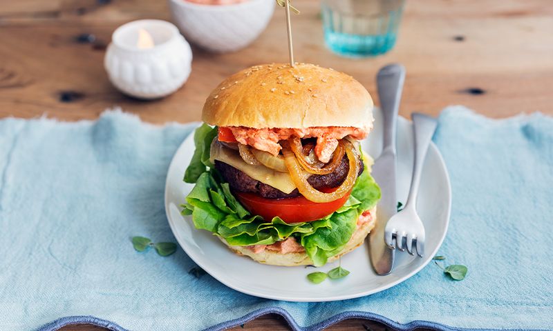 Rețetă de burgeri cu sos de chili | Bosch