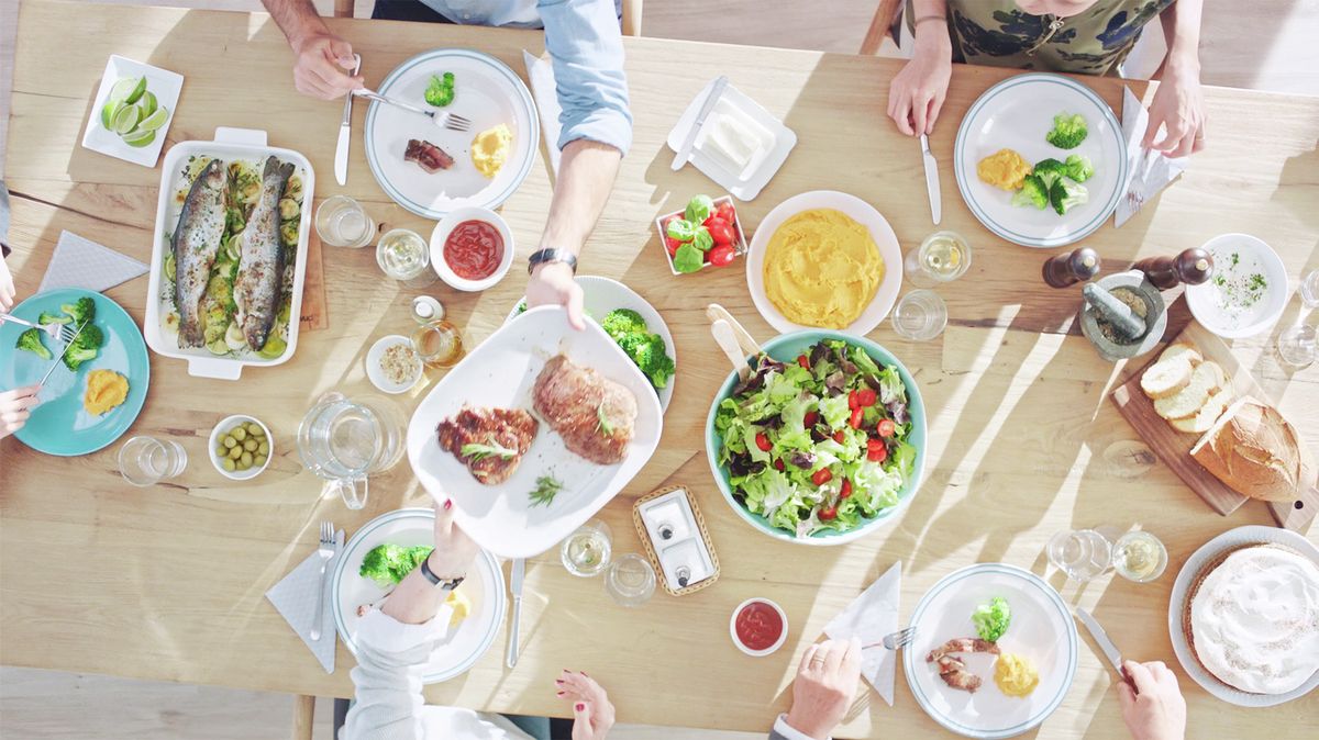 Hvordan forbereder du en afslappet frokost for familie og venner?.
